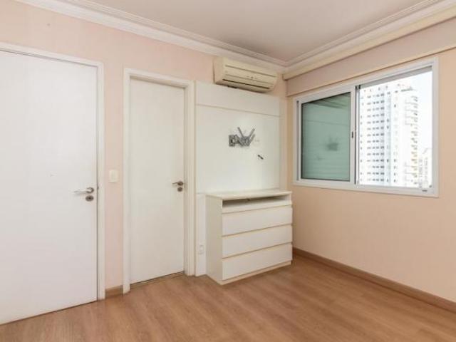 Agradável apartamento para venda em Vila Gumercindo com 3 quartos, sendo 1 suíte, 104m² danielealv