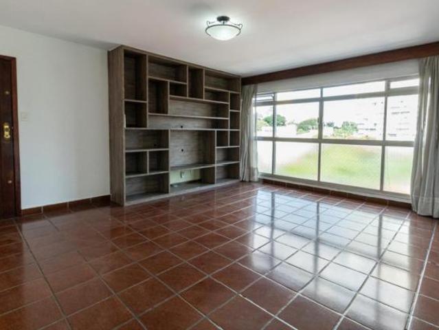 Aconchegante apartamento para venda em Vila Madalena com 3 quartos, sendo 1 suíte, 108m²
