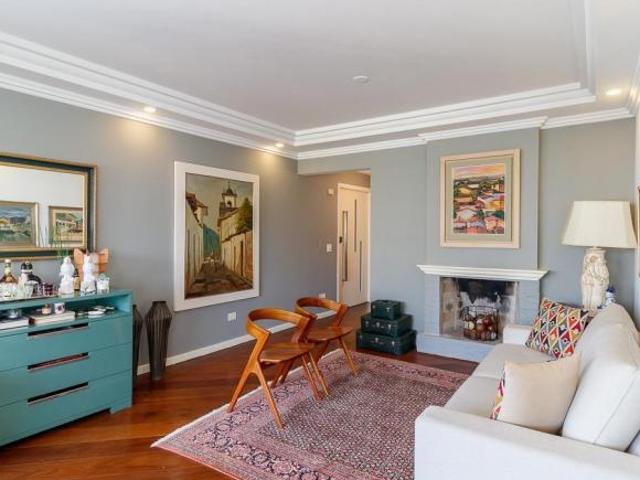 Versátil apartamento para venda em Vila Suzana com 4 quartos, sendo 4 suítes, 223m²