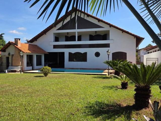 Elegante Casa na QI 7 do Lago Sul