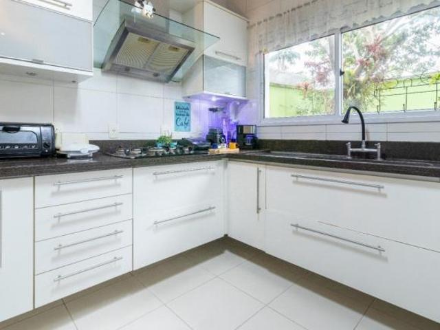 Sensacional casa em condomínio para venda com 3 quartos, sendo 1 suíte, 240m² remaxjoy#K1OJW