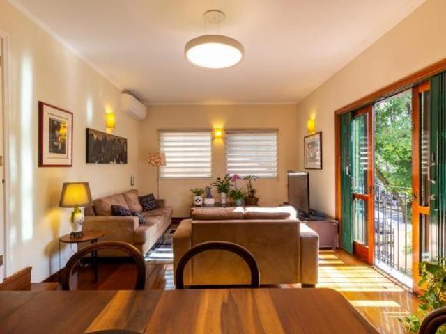 Elegante casa para venda em Alto Da Lapa com 3 quartos, sendo 3 suítes, 310m²