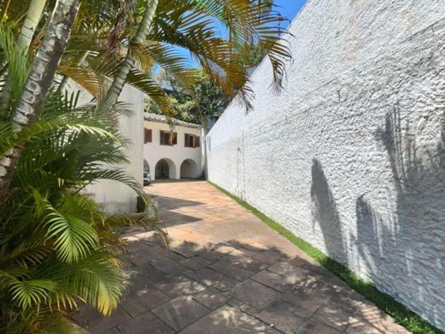 Excelente casa para venda em Fazenda Morumbi com 6 quartos, sendo 3 suítes, 700m²