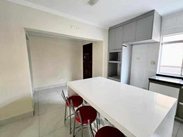 Elegante casa para venda em Ponte Grande com 4 quartos, sendo 2 suítes, 315m²