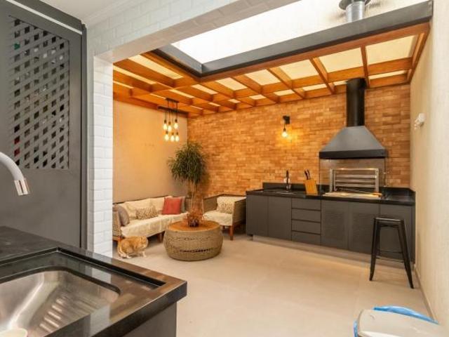 Agradável casa para venda em Vila Nair com 3 quartos, sendo 1 suíte, 125m²