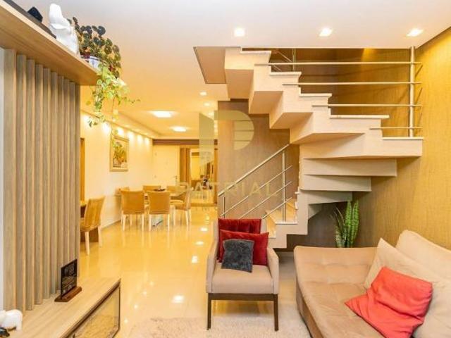 Elegante Cobertura à venda localizada no bairro Capão Raso