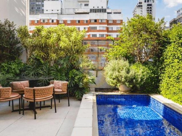 Elegante cobertura duplex, em região nobre, localizada no Jardim América