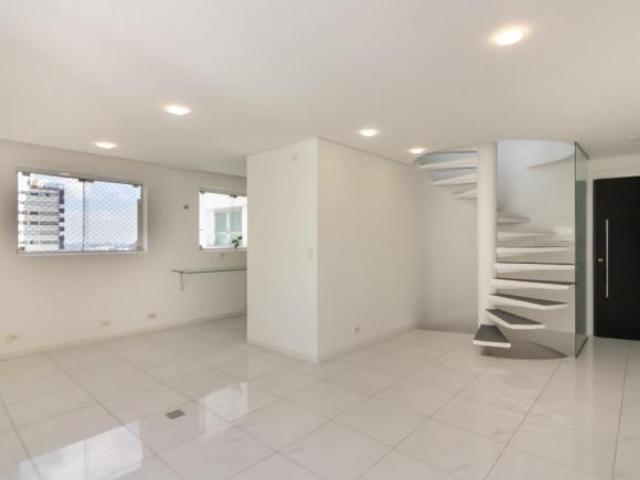 Versátil cobertura para venda em Vila Andrade com 3 quartos, sendo 1 suíte, 147m²