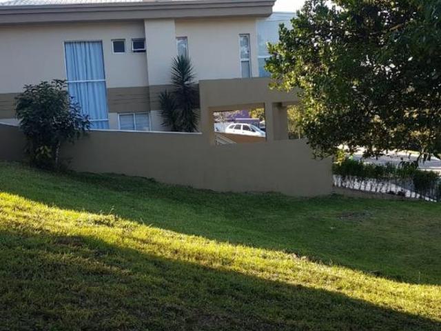 Sensacional lote em condomínio para venda em Aldeia da Serra, 250m²