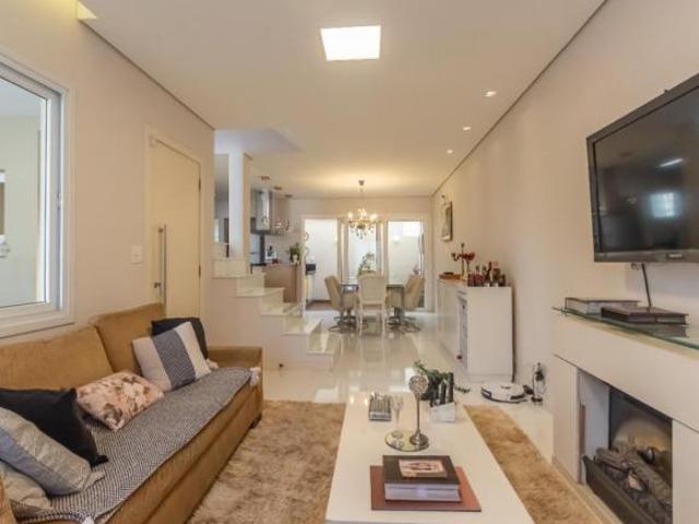 Elegante sobrado para venda em Chácara Inglesa com 3 quartos, sendo 3 suítes, 180m²