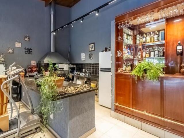 Versátil sobrado para venda em Jaraguá Jd. Santa Lucrécia com 3 quartos, sendo 3 suítes, 335m²