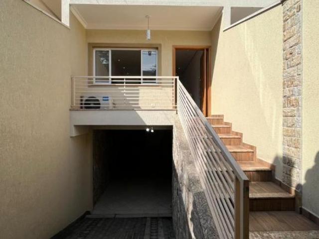 Funcional sobrado para venda em Jardim Regina com 3 quartos, sendo 3 suítes, 183m²