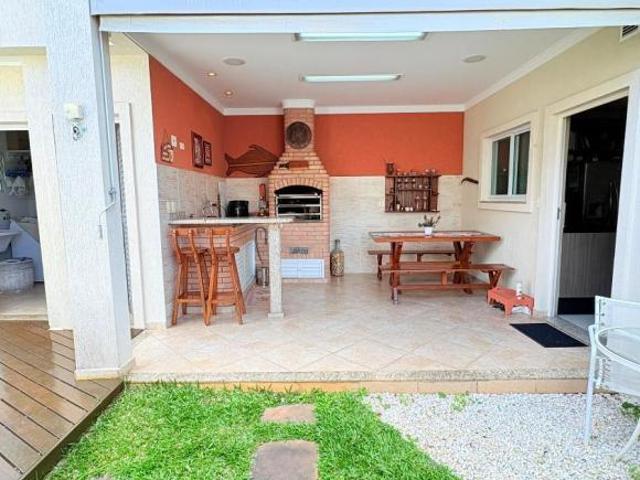 Atraente sobrado para venda em Jardim Regina com 3 quartos, sendo 3 suítes, 255m²