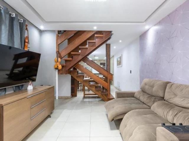 Elegante sobrado para venda em Jardim Três Marias com 4 quartos, sendo 2 suítes, 160m²