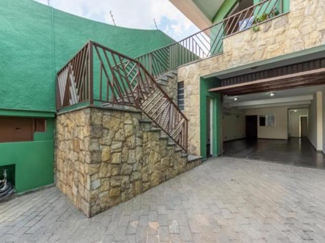 Versátil sobrado para venda em Vila Bela com 4 quartos, sendo 2 suítes, 308m²
