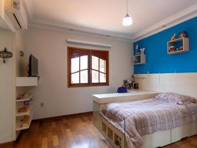 Agradável sobrado para venda em Vila Clementino com 3 quartos, sendo 3 suítes, 241m² giseleboassal