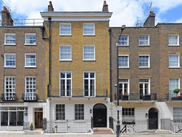 Elegantly renovated six bedroom townhouse in the heart of Belgravia