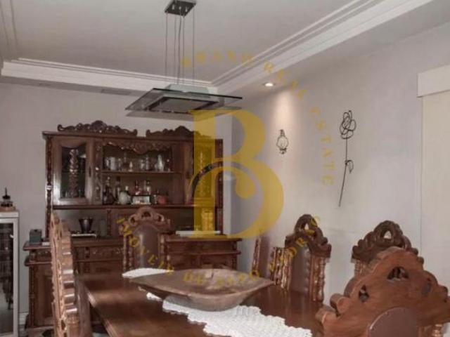 Elegância e Amplitude no Campo Belo: Sobrado de 448m² com Acabamentos de Primeira Linha e Localizaçã