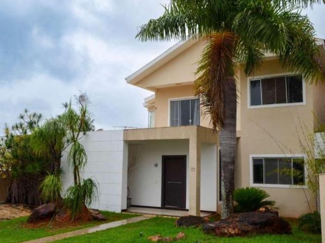 Elegância e Conforto no Jardim Botânico: Casa com 4 Suítes
