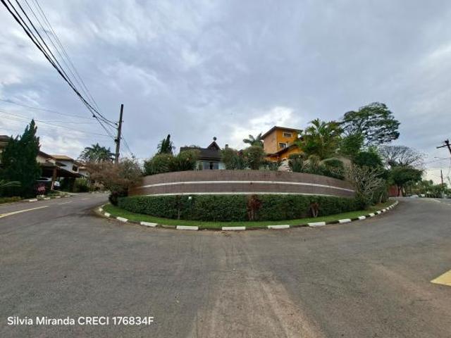 Elegância, estilo e privacidade. e um gramado lindo! Granja Viana