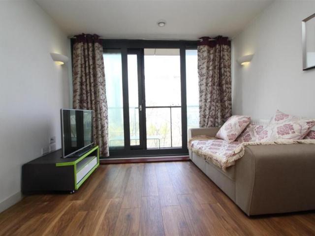 Elektron Tower, Blackwall Way, London E14, 1 bed flat to rent, £2,000 pcm | PrimeLocation