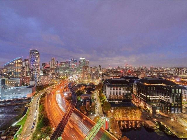 Elektron Tower, E14 2 bed flat to rent £2,800 pcm £646 pw