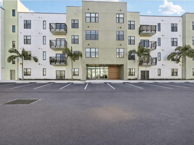 Elements on Third 1 Bedroom Apartment for Rent at 3201 3rd Ave N, St. Petersburg, FL 33713 Central Plaza