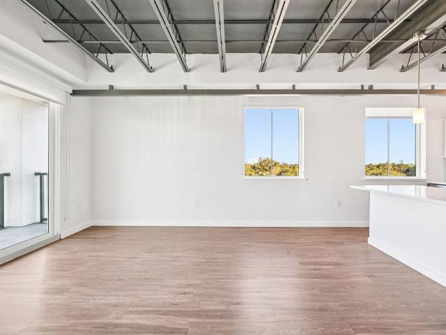 Elements on Third Studio Apartment for Rent at 3201 3rd Ave N, St. Petersburg, FL 33713 Central Plaza