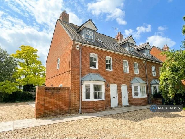 Elgar Bretts Court, Canterbury, CT1 4 bed semi detached house to rent £2,150 pcm £496 pw