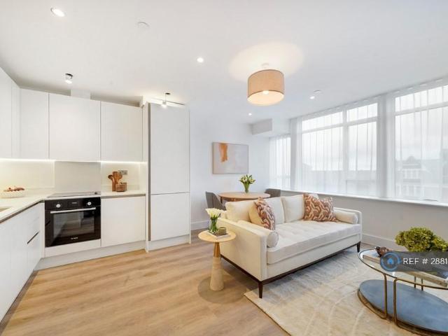 Elgar House, London, SW16 1 bed flat to rent £1,650 pcm £381 pw