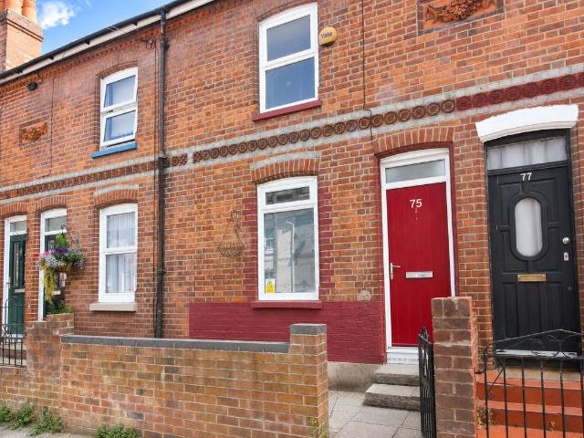 Elgar Road, Reading RG2, 3 bed terraced house to rent, £1,600 pcm | PrimeLocation