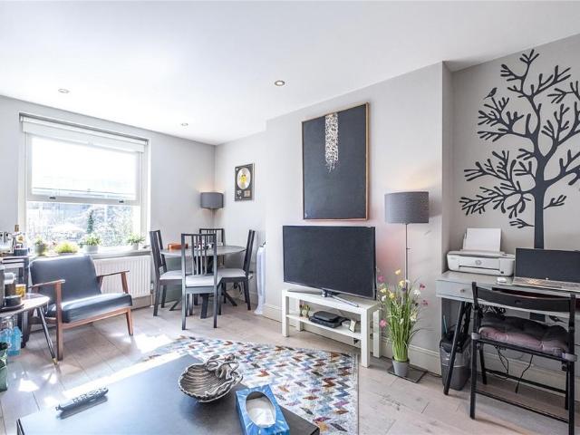 Elgin Avenue Maida Vale W9 1 bed flat to rent £2,200 pcm £508 pw