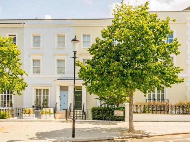 Elgin Crescent, London W11 1 bed house to rent £3,250 pcm £750 pw