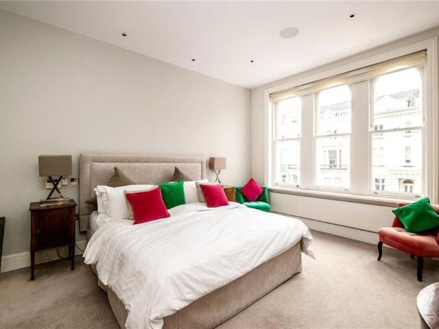 Elgin Crescent, London, W11
