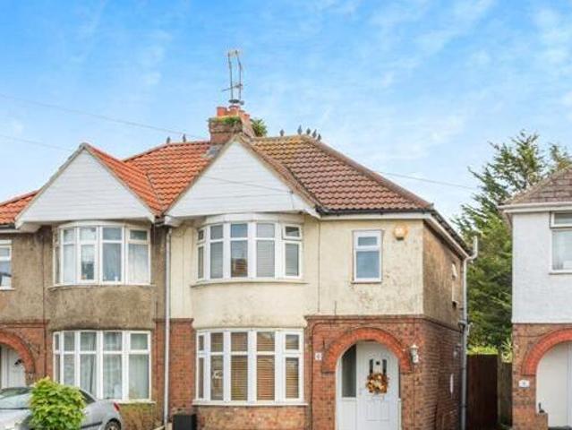 Elgin Drive, Swindon, 3 Bedroom Semi detached