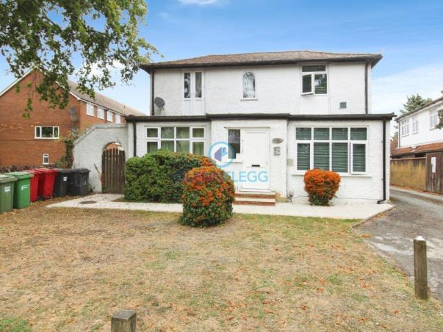 Elgin House, Old Bath Road 1 bed flat to rent £1,050 pcm £242 pw