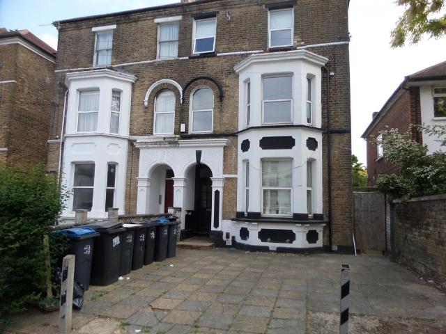 Elgin Road, Croydon CR0 2 bed flat to rent £1,650 pcm £381 pw