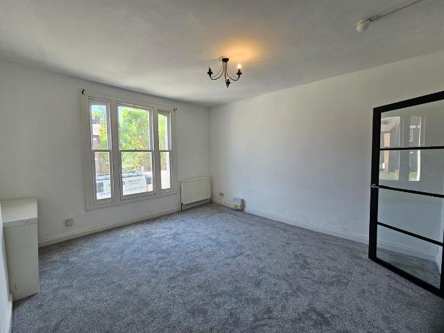 Elgin Road, Croydon, Surrey. CR0, Studio to rent, £1,050 pcm | PrimeLocation