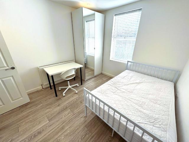 Elgin Road, Ilford IG3, Room to rent, £900 pcm | PrimeLocation