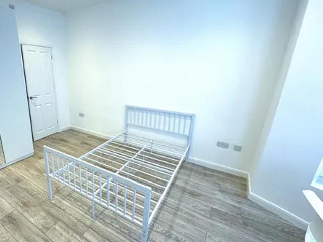 Elgin Road, London, IG3 8LN, United Kingdom | Studio apartment for rent #138694452 | Rentberry