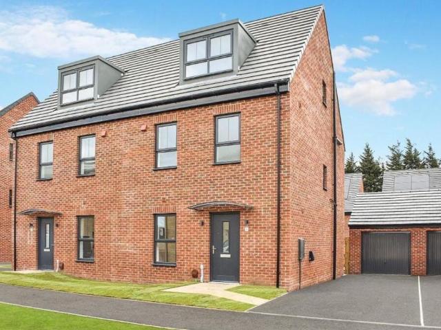 Eliza Grant Road, Crossgates, LEEDS 4 bed semi detached house to rent £1,795 pcm £414 pw
