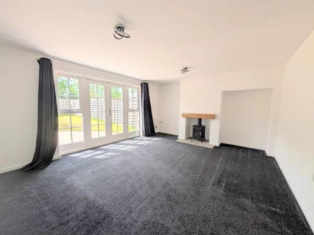 Elizabeth Cottages, Willaston, CH64 2WA