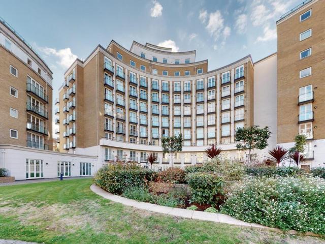 Elizabeth Court, 1 Palgrave Gardens. 2 bed apartment to rent £3,848 pcm £888 pw