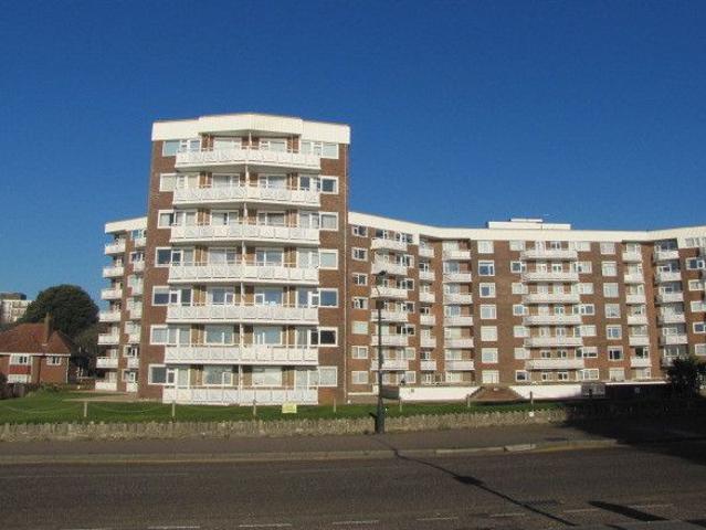 Elizabeth Court, Grove Road BH1, 2 bed flat to rent, £1,350 pcm | PrimeLocation