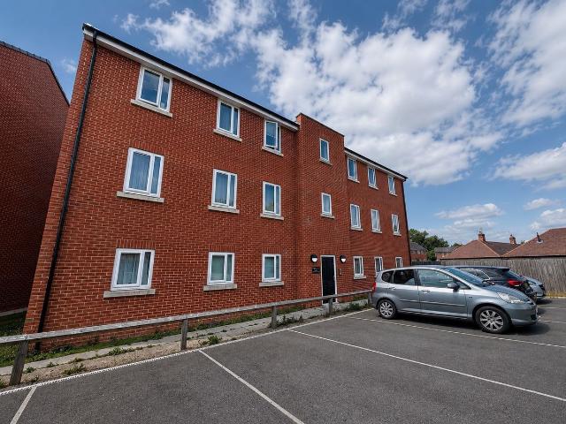 Elizabeth Court, Wakefield WF2, 2 bed flat to rent, £925 pcm | PrimeLocation