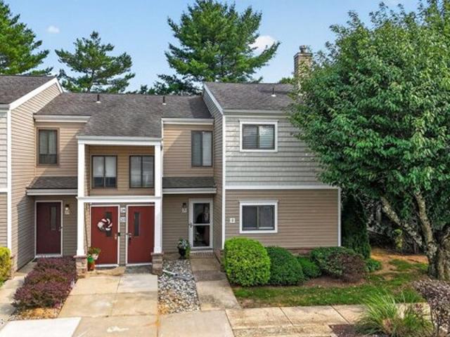 Elizabeth Ct, Tinton Falls, Condo For Sale
