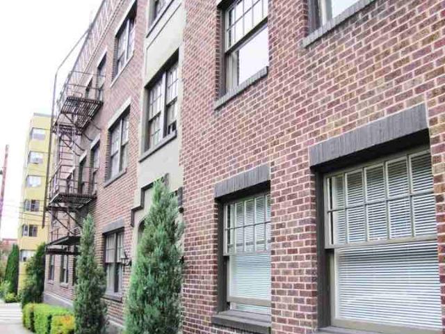 ELIZABETH APARTMENTS ELIZ01 Studio Apartment for Rent at 228 Nw 22nd Ave, Portland, OR 97210 Northwest District