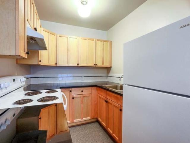 ELIZABETH APARTMENTS ELIZ01 Studio Apartment for Rent at 228 Nw 22nd Ave, Portland, OR 97210 Northwest District