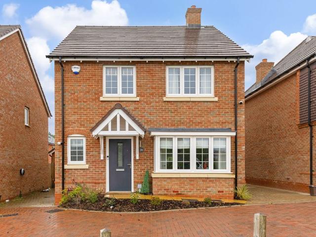 Elizabeth Gardens, Goffs Oak, Waltham Cross EN7, 4 bed detached house to rent, £3,100 pcm | PrimeLocation