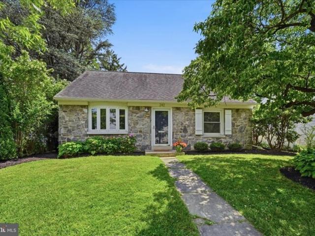 Elizabeth Dr, Lancaster, Home For Sale